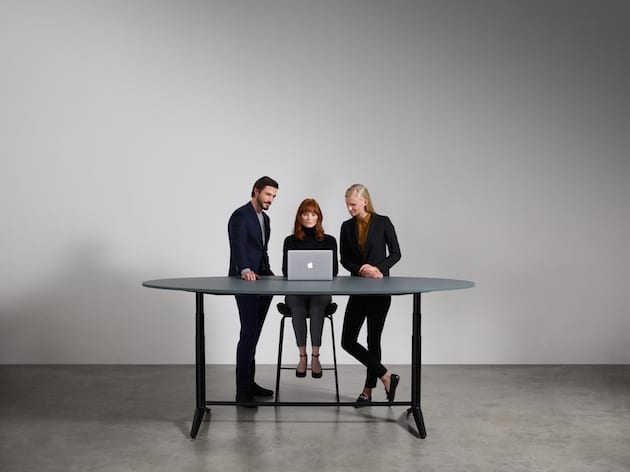 Stand-up meeting or seated conference: The desk range designed for both ...