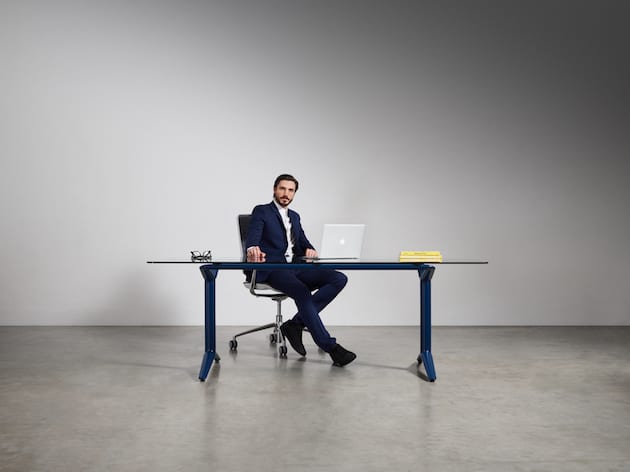 Stand-up meeting or seated conference: The desk range designed for both ...