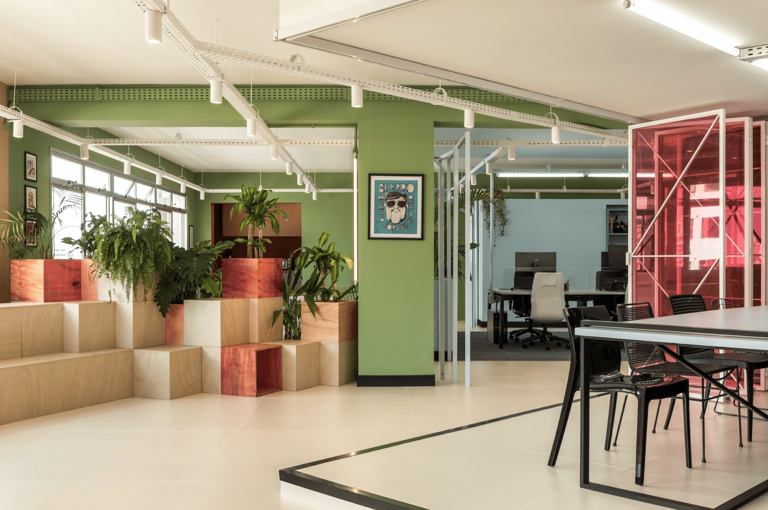 Moca Arquitetura pairs green and pink for office in Curitiba - OnOffice ...