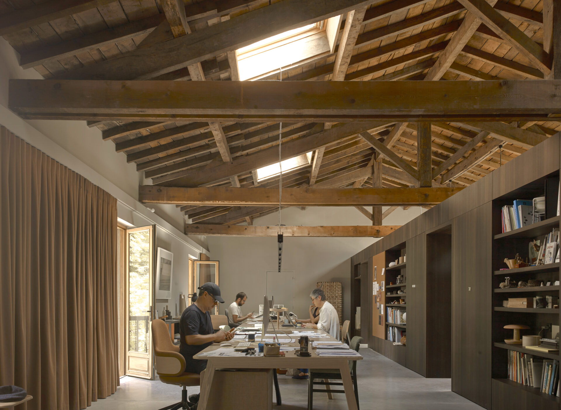 Iratzoki Studio restores old carpentry workshop into new office ...